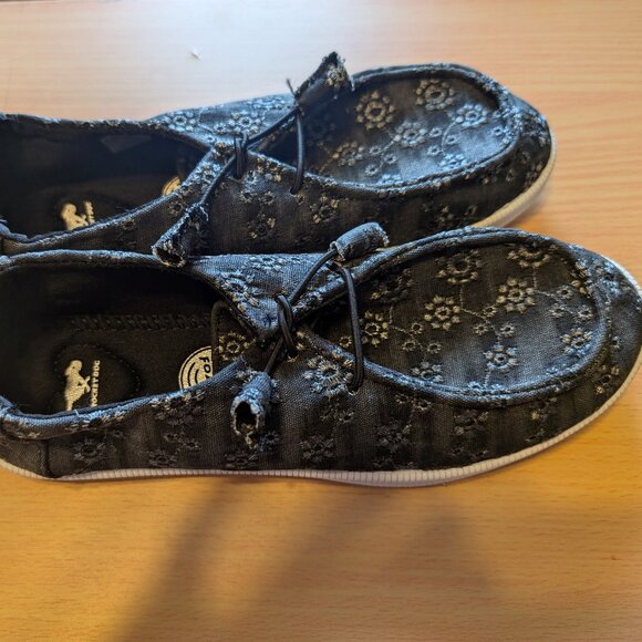 Rocket Dog | Shoes | Rocket Dog Womens Slip On Shoes Black With Flower ...